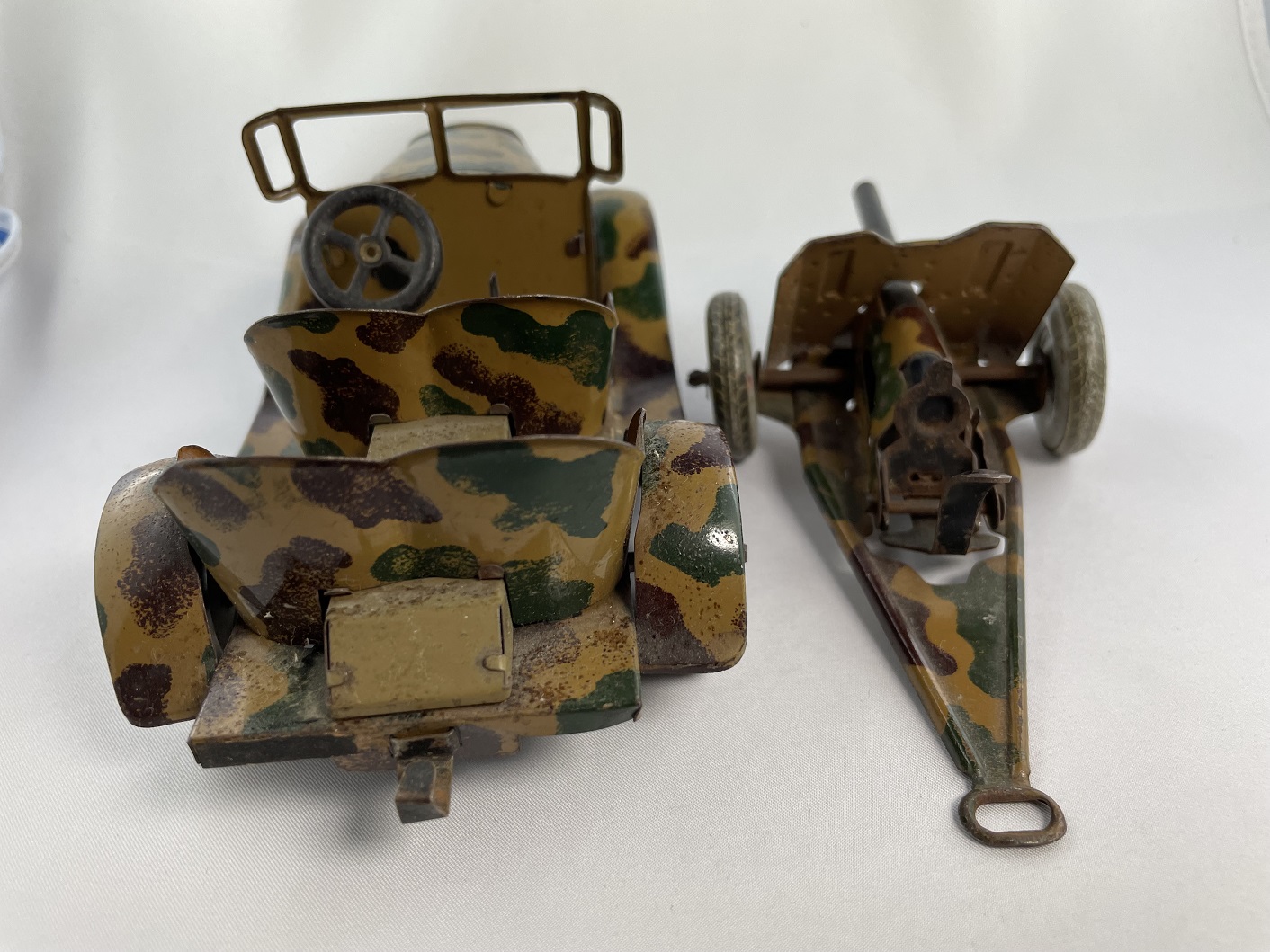 Tippco Militär Auto Kübelwagen mit Pak / Geschütz Blechspielzeug – Tipp ...