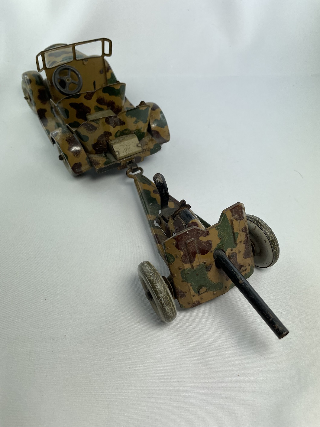 Tippco Militär Auto Kübelwagen mit Pak / Geschütz Blechspielzeug – Tipp ...